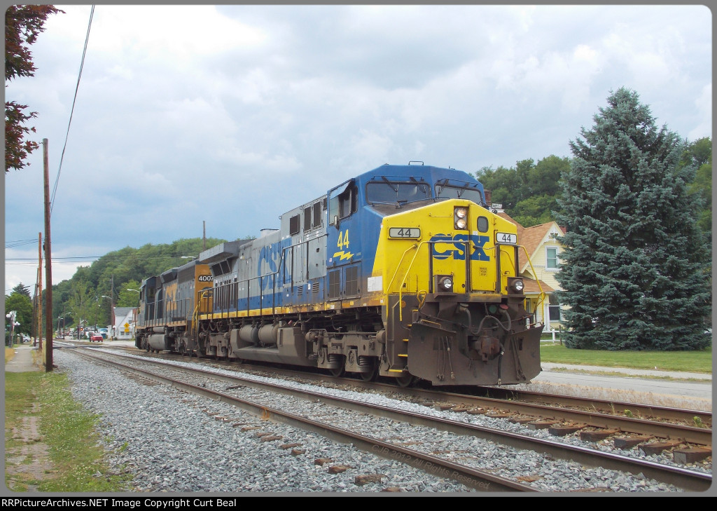 CSX 44 and 4007